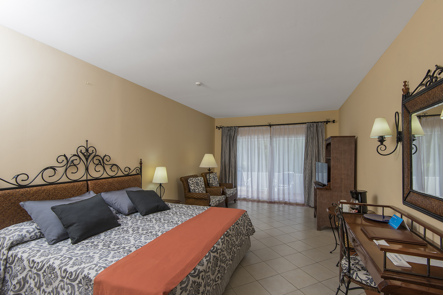 Rooms | Hotel Playa Pesquero - Cuba